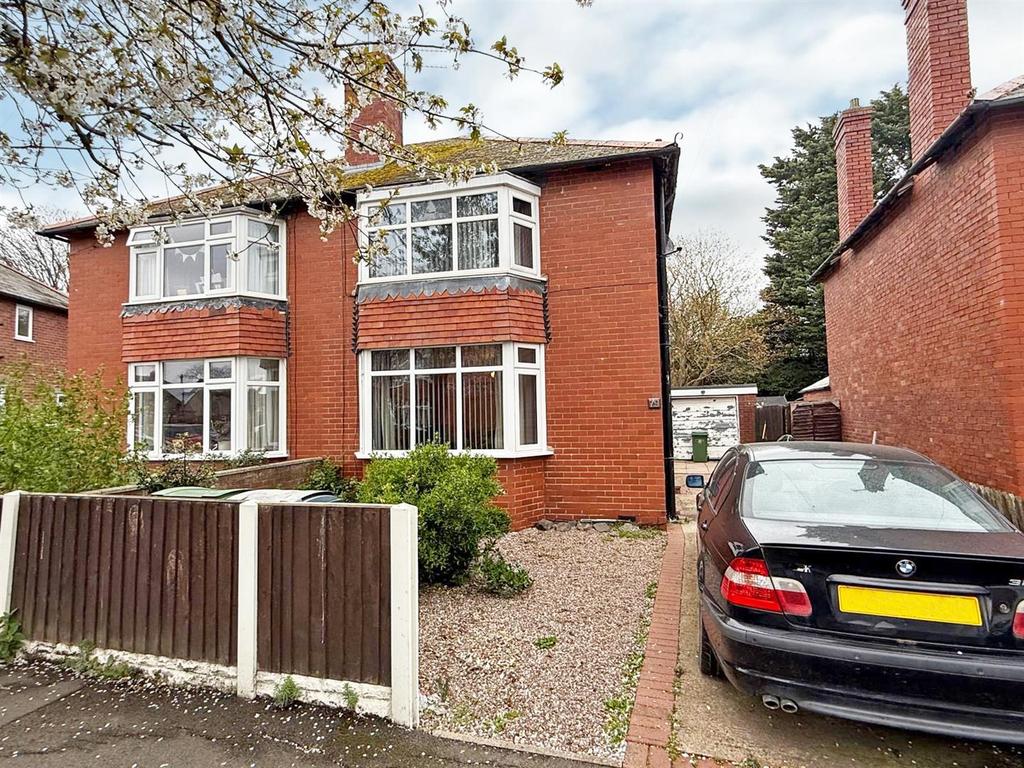 Meole Crescent, Meole Village... 3 bed semi-detached house - £345,000