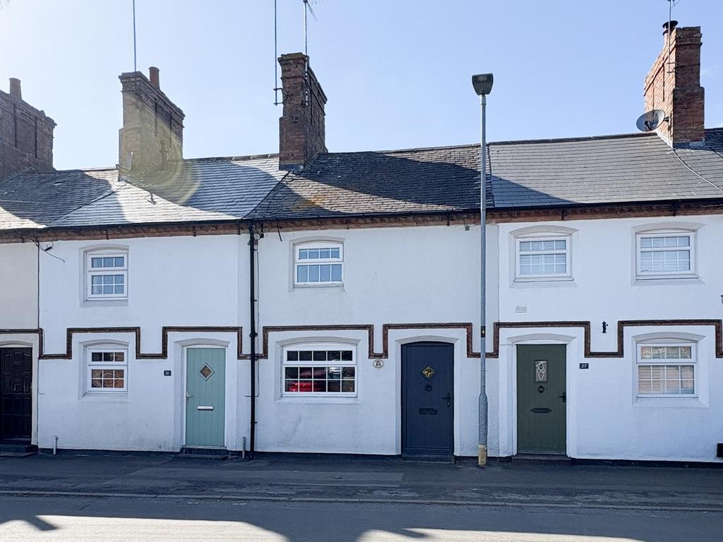 Main Street, Great Glen, Leicester, LE8 2 bed cottage for sale - £215,000