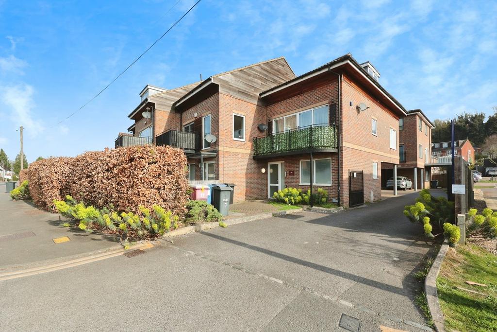 Asheridge Road, Chesham HP5 2 bed apartment for sale - £235,000