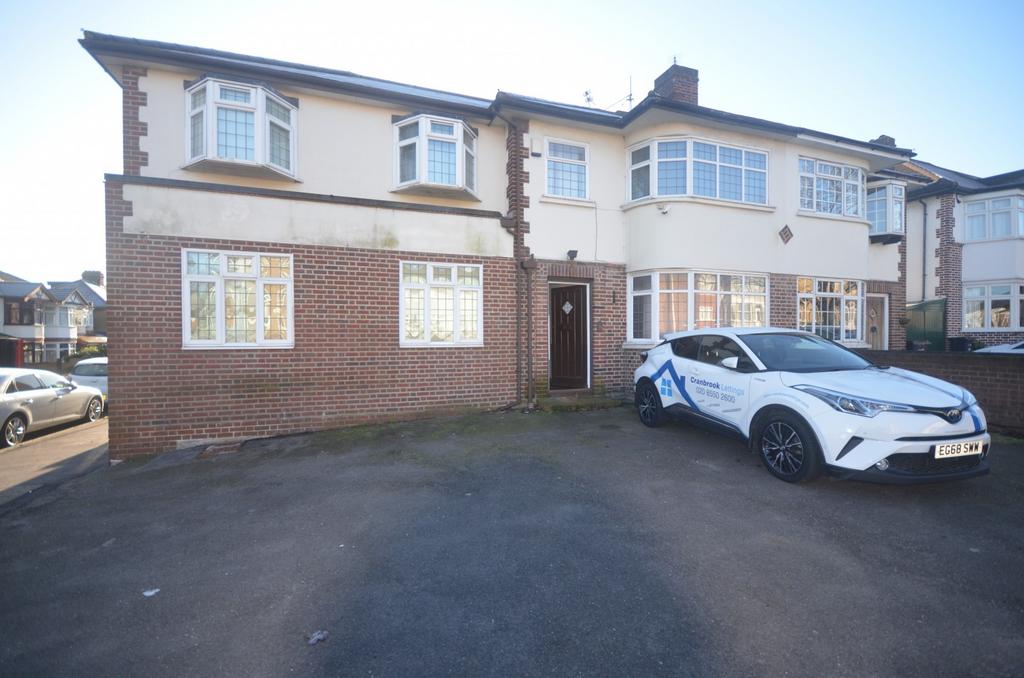 Chigwell road, E18 1LR 6 bed end of terrace house to rent - £4,800 pcm ...