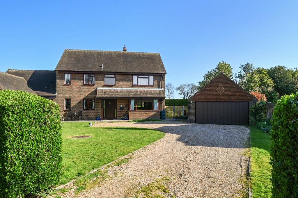 Dowle Close, Old Romney, Kent TN29 9SZ 5 bed detached house for sale ...