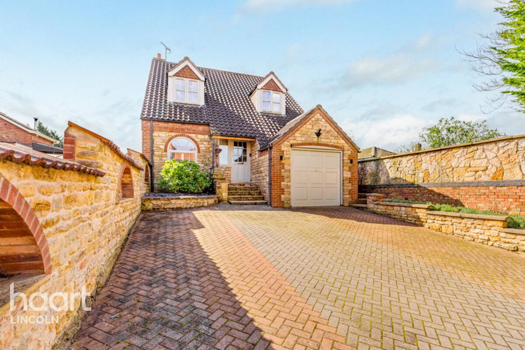 Clint Lane, Navenby 3 bed detached house for sale - £450,000