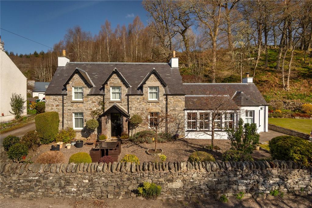 Carnliath, Strathtay, Pitlochry... 4 bed detached house - £625,000