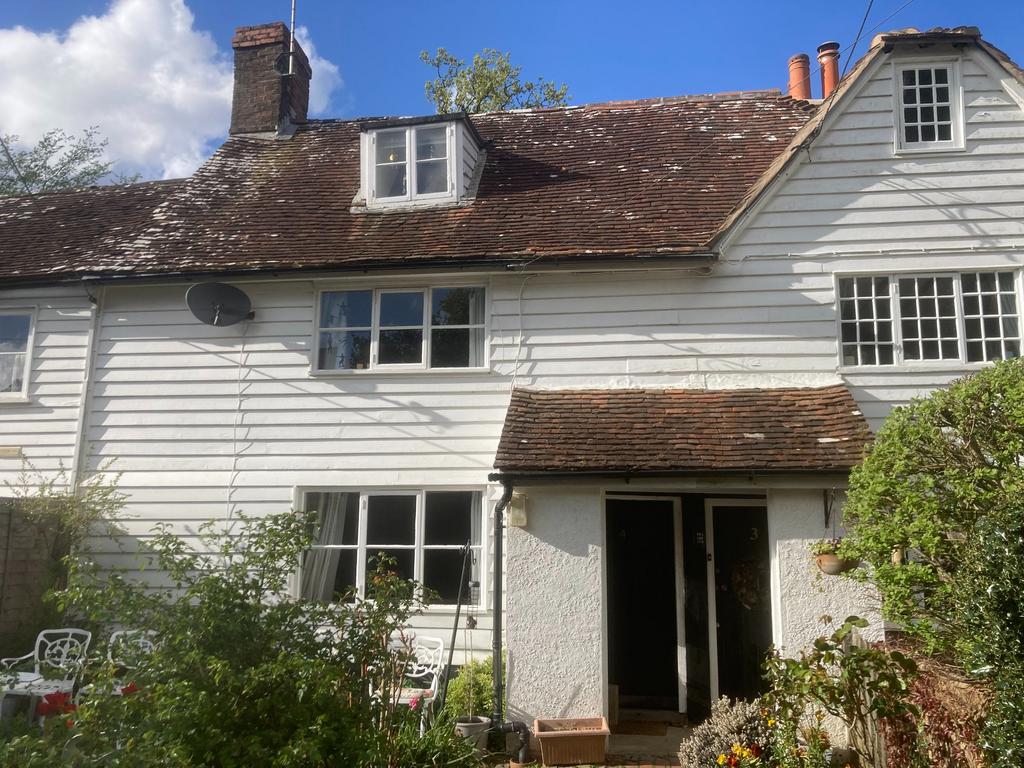 Quaker Lane, Cranbrook TN17 2 bed cottage - £1,400 pcm (£323 pw)