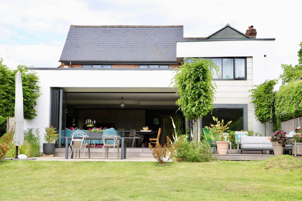 Stoke Row Road, Henley On Thames RG9 5 bed detached house - £1,800,000