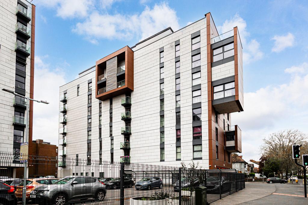 Victoria Avenue, Southend-on-sea, SS2 2 bed apartment for sale - £90,000