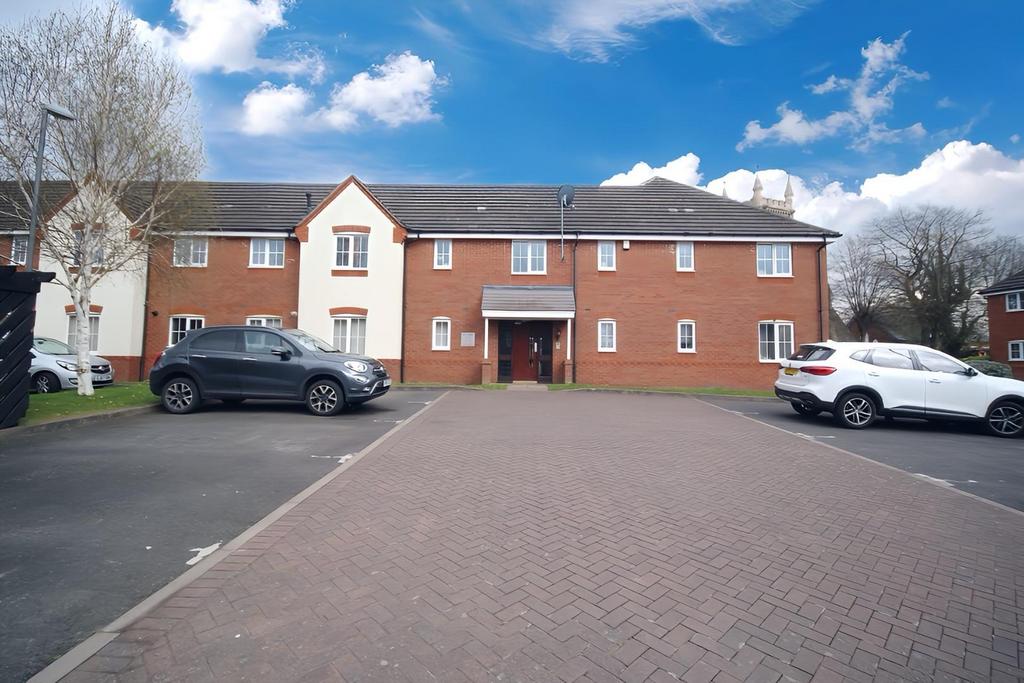 Bell Tower Close, Walsall WS3 2 bed apartment - £95,000