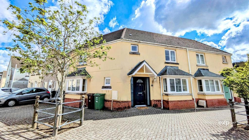 Auctioneers Close, Plymouth PL7 3 bed semi-detached house - £290,000