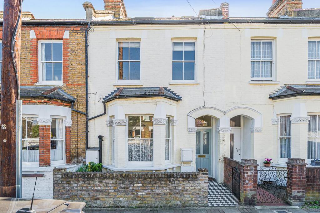 Brathway Road, Southfields, London, SW18 2 bed flat - £600,000