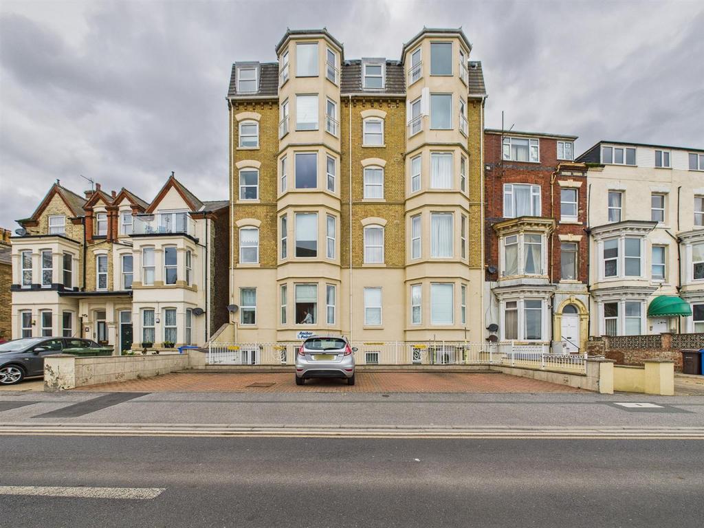 St. Annes Road, Bridlington 2 bed flat for sale - £150,000