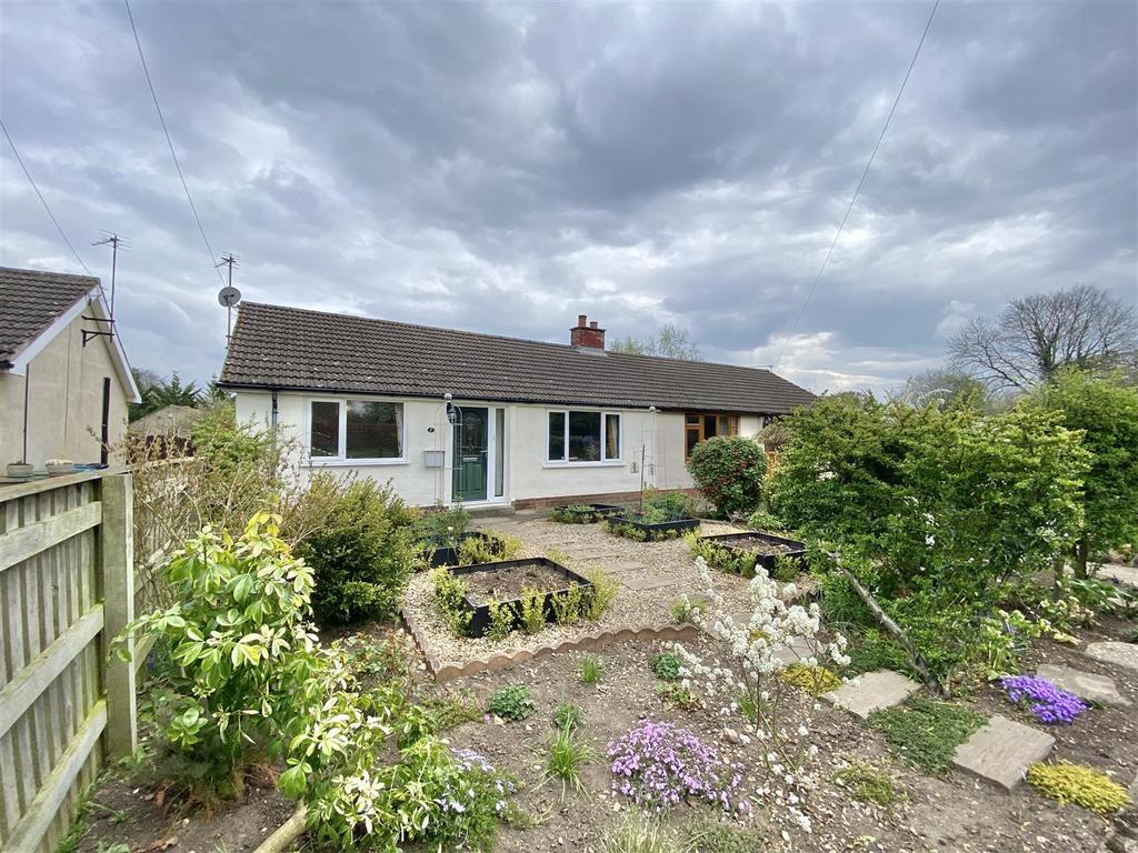 Beech Close, Snape, Bedale 2 bed semi-detached bungalow for sale - £200,000