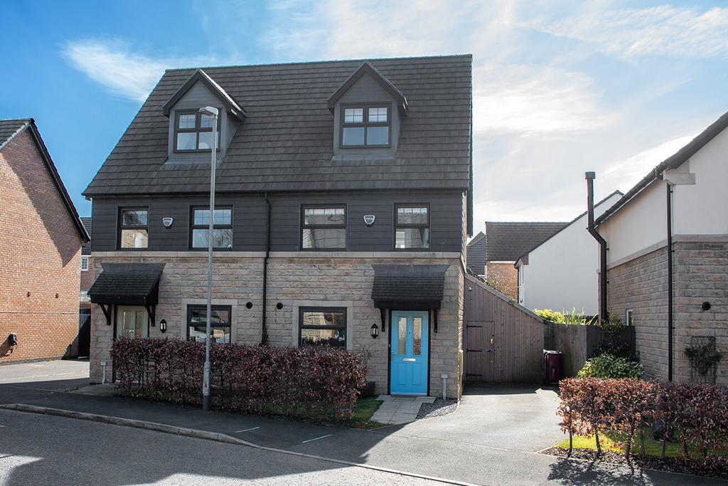 Higher Standen Drive, Clitheroe BB7 3 bed semi-detached house for sale ...
