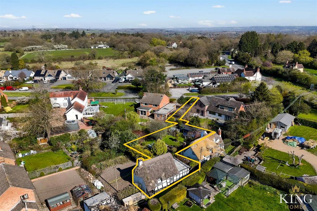 The Ridgeway, Astwood Bank, Redditch 2 bed cottage for sale - £350,000