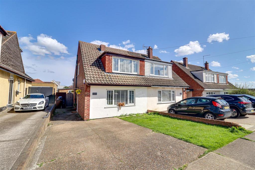 Benfleet Park Road, Benfleet SS7 3 bed semi-detached house for sale - £ ...