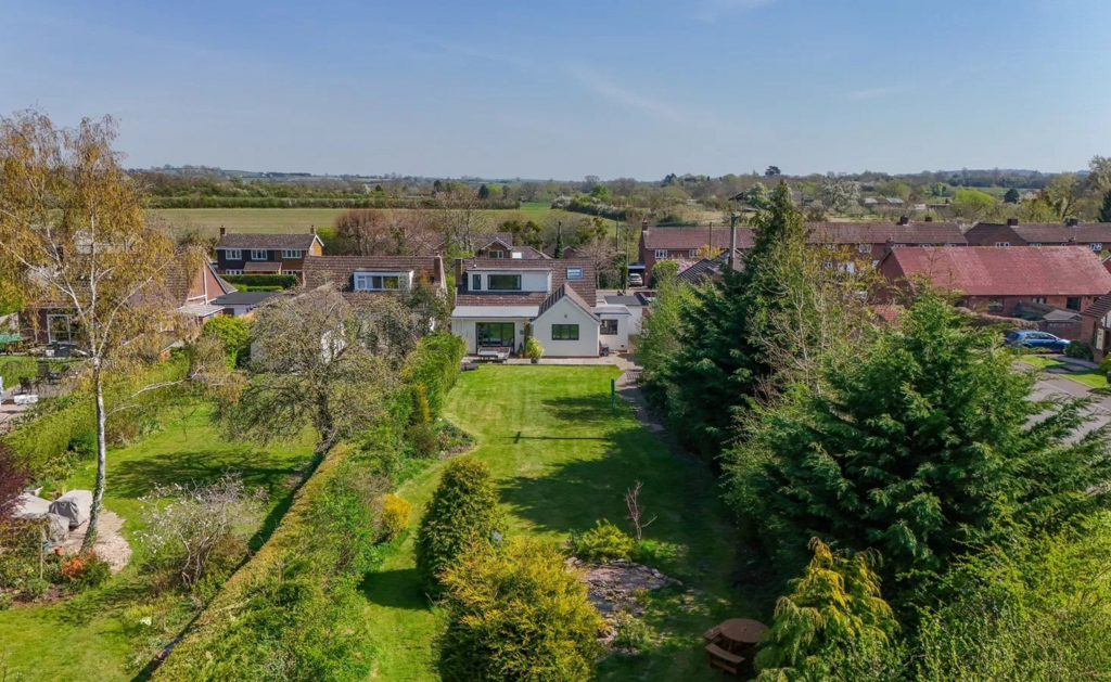 Cockshot Lane, Dormston, Worcester... 4 bed detached bungalow for sale ...
