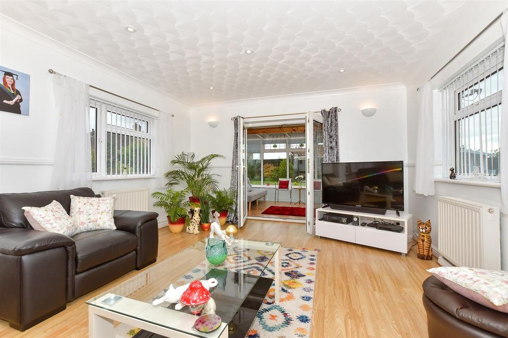 The Ridgeway, Broadstairs CT10 2 bed detached bungalow - £330,500