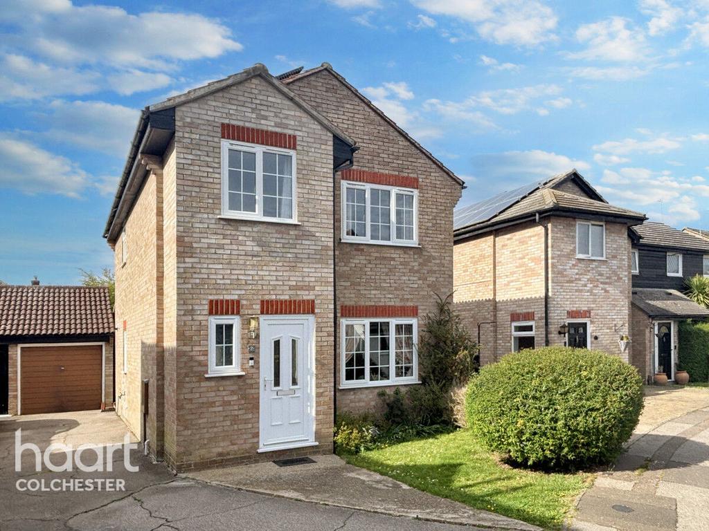 Shepherds Croft, Colchester 3 bed detached house - £425,000