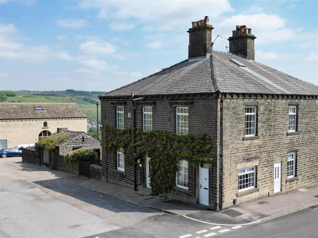 Towngate, Sowerby, Sowerby Bridge 5 bed semi-detached house for sale ...