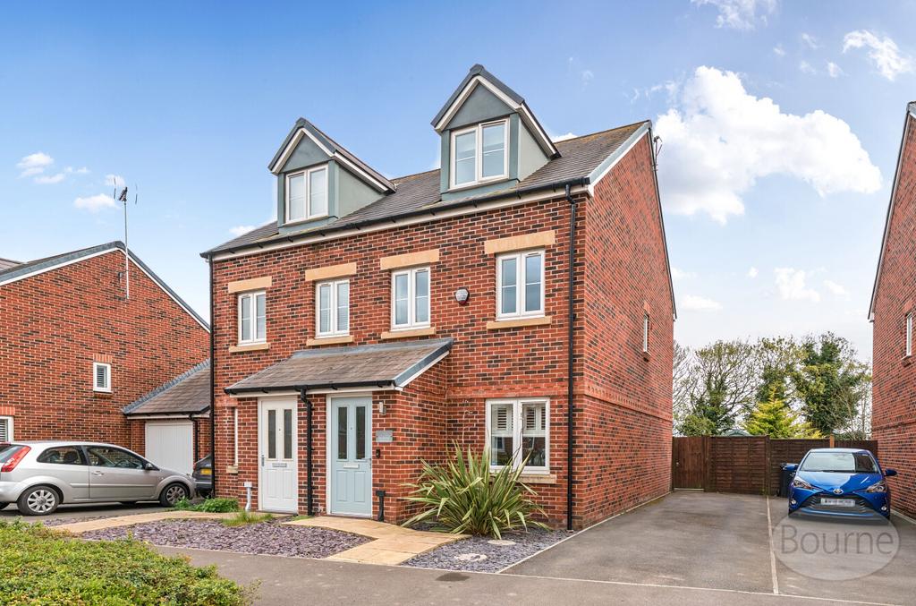 Bello Abbey Way, Alton, Hampshire, GU34 3 bed semi-detached house for ...