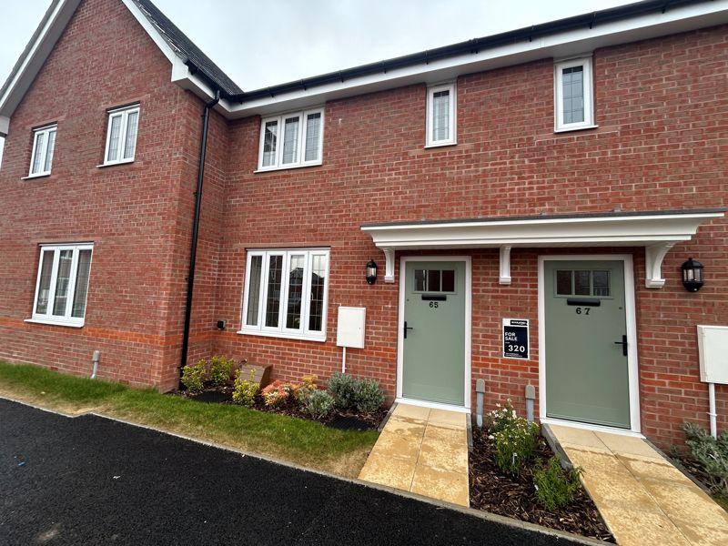Payne Drive, Alcester 2 bed terraced house - £995 pcm (£230 pw)