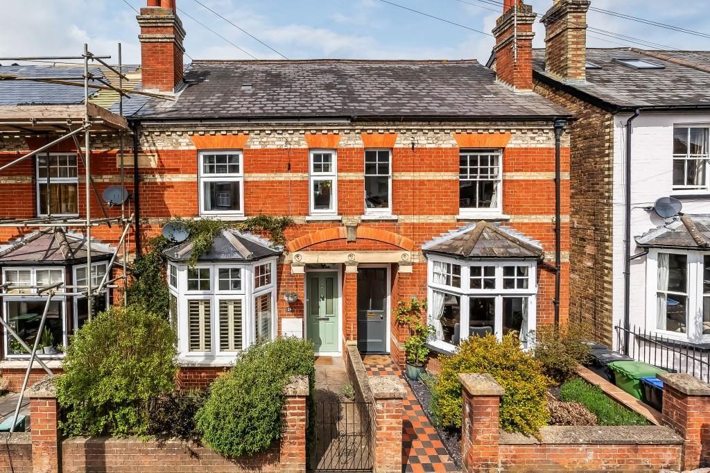 HART ROAD, DORKING, RH4 2 bed terraced house for sale - £599,950