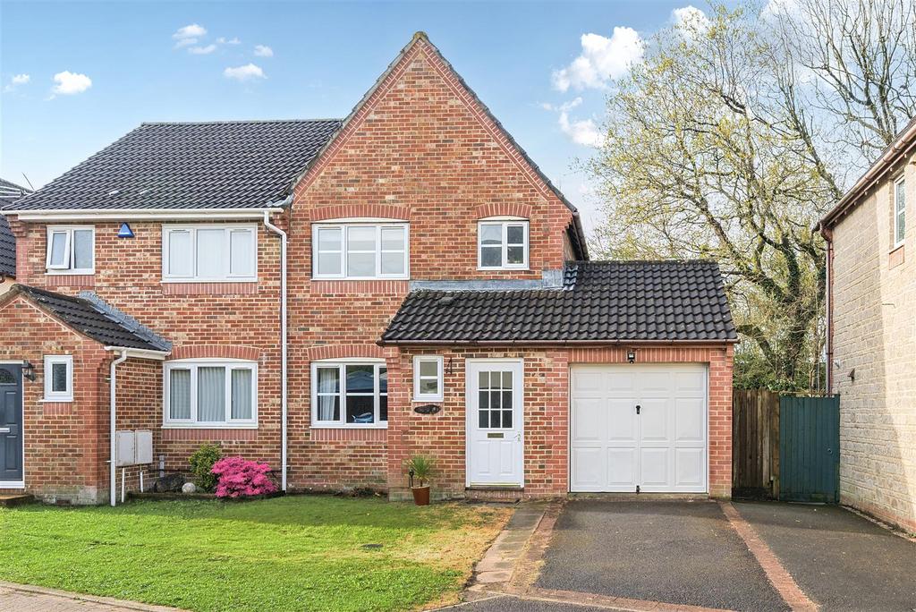 Berkeley Way, Ivybridge PL21 3 bed semi-detached house for sale - £275,000