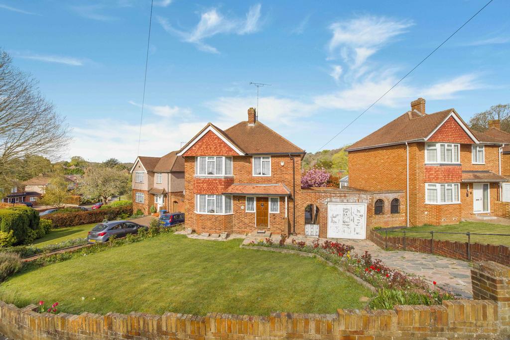 Chapel View, South Croydon CR2 3 bed detached house - £525,000