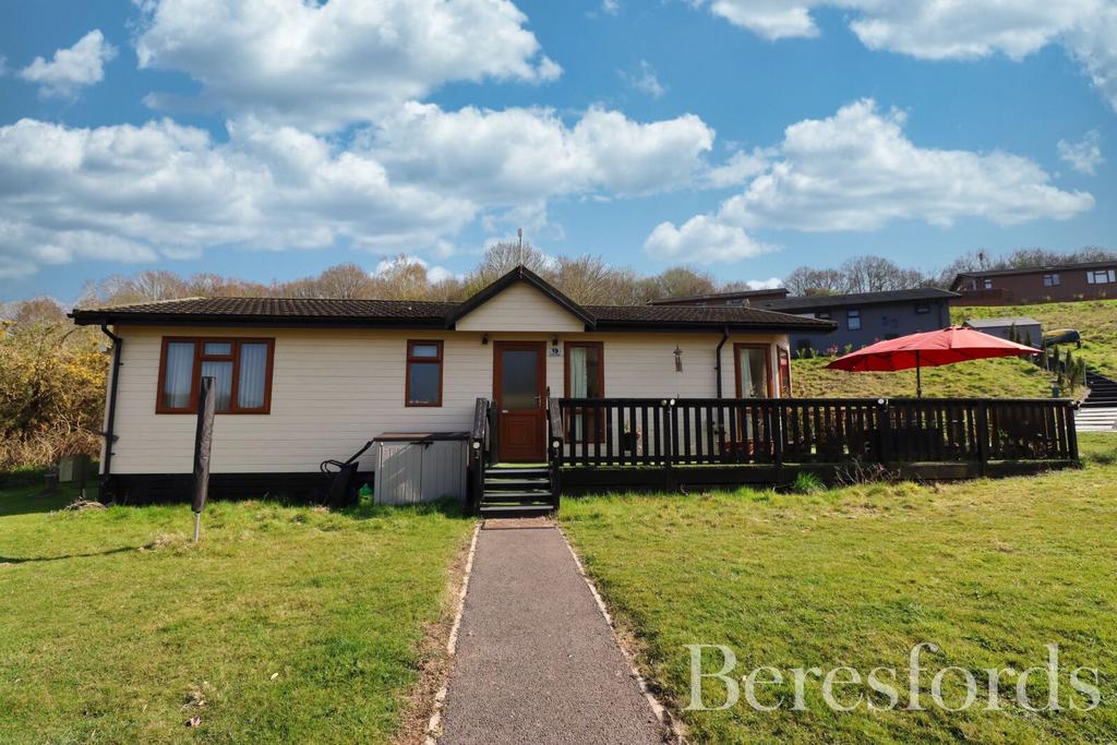 Warren Lodge Park, Woodham Walter, CM9 2 bed detached house for sale ...