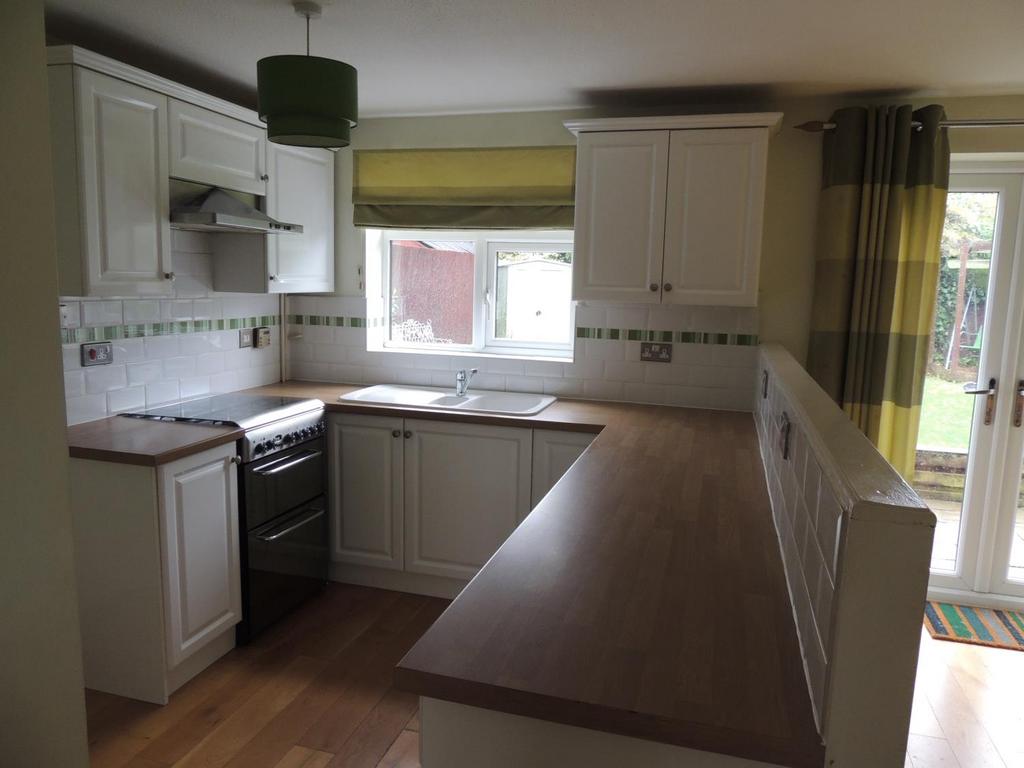 Lavender Grove, Walnut Tree 3 bed detached house to rent - £1,500 pcm ...