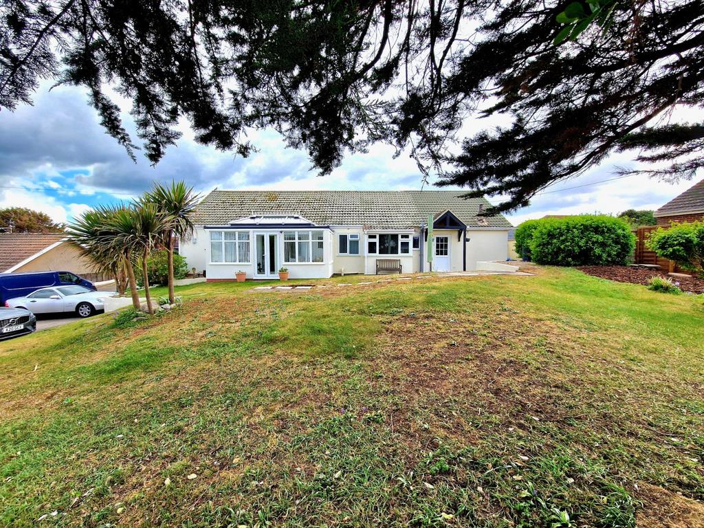 South Road, Brean, Burnham-on-Sea... 4 bed bungalow - £560,000