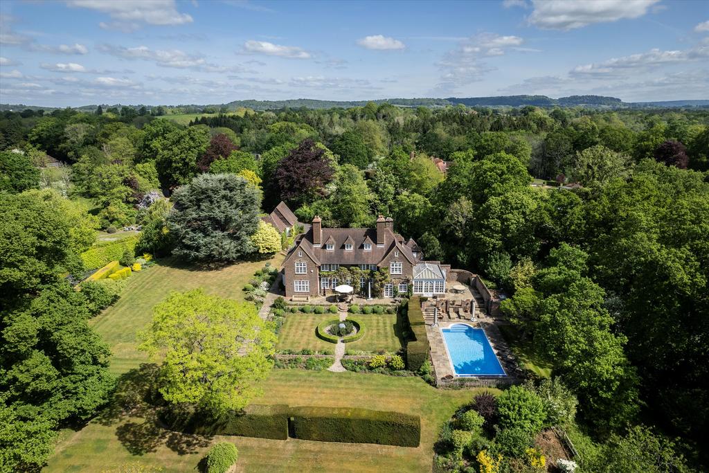 Pickhurst Road, Chiddingfold... 5 bed detached house - £3,250,000