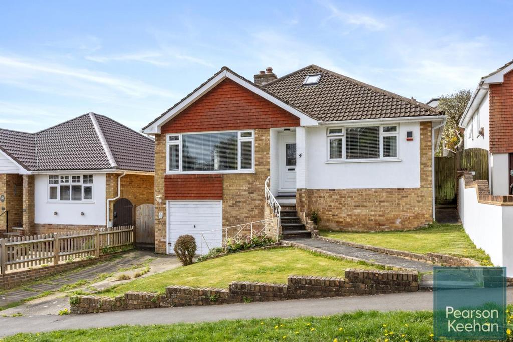 Mill Rise, Brighton 3 bed detached bungalow for sale - £550,000