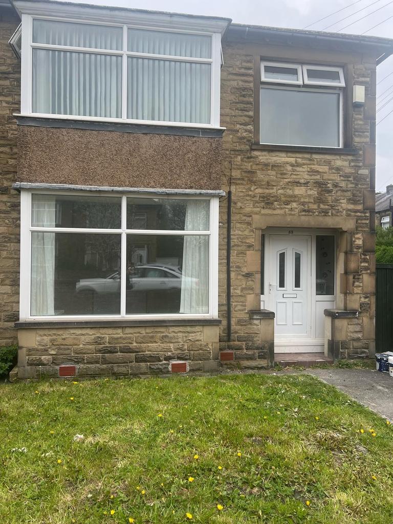 Cobcroft Road, Huddersfield HD1 3 bed semi-detached house to rent - £ ...