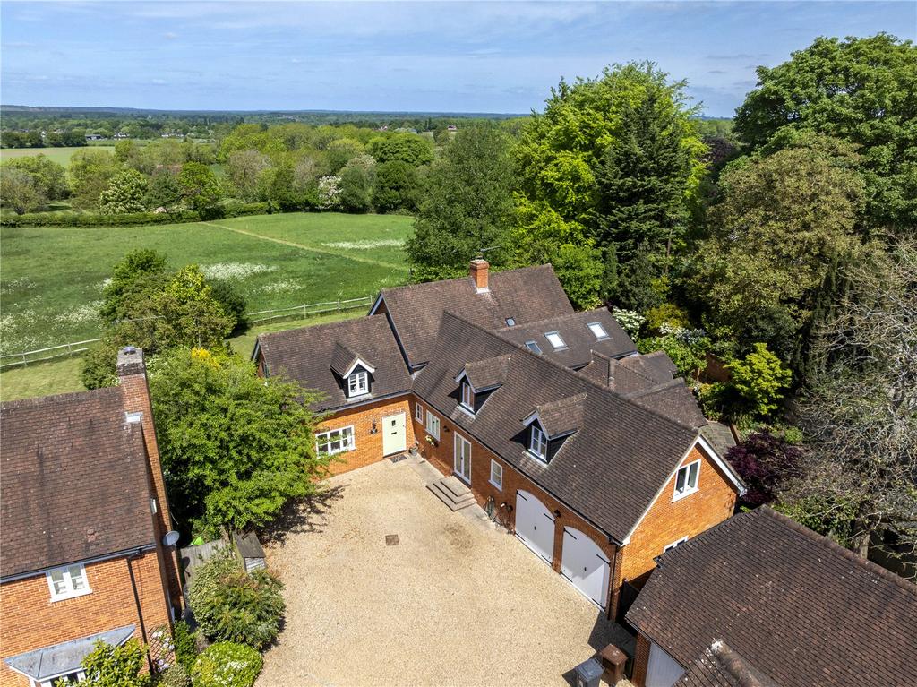 Wanborough, Guildford, Surrey, GU3 5 bed detached house for sale - £ ...