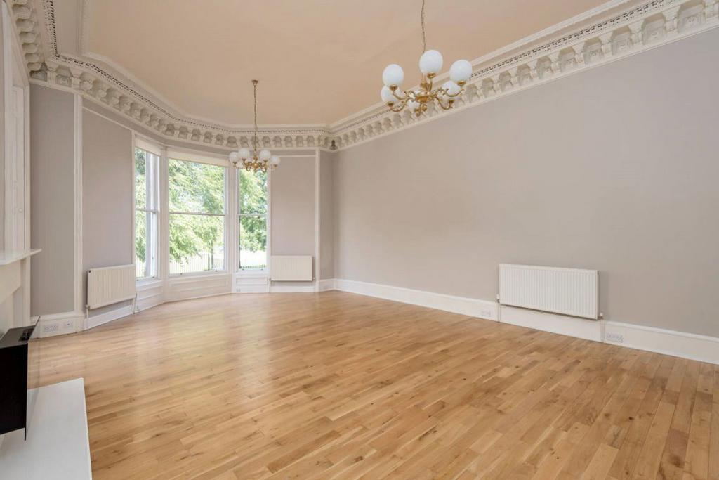 Crescent House, Bruntsfield Crescent 5 bed flat to rent - £4,000 pcm (£ ...