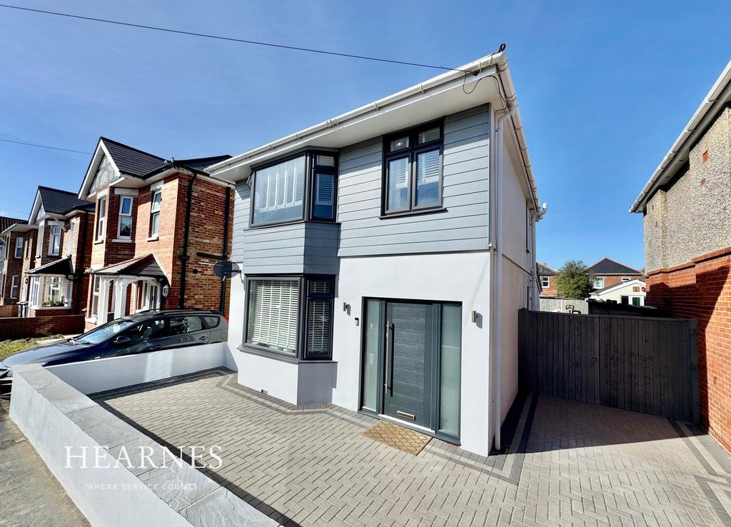 Highfield Road, Bournemouth, BH9 3 bed detached house - £465,000