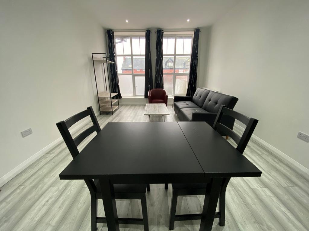 Cheetham Hill Road, Manchester M8 1 bed flat to rent - £950 pcm (£219 pw)