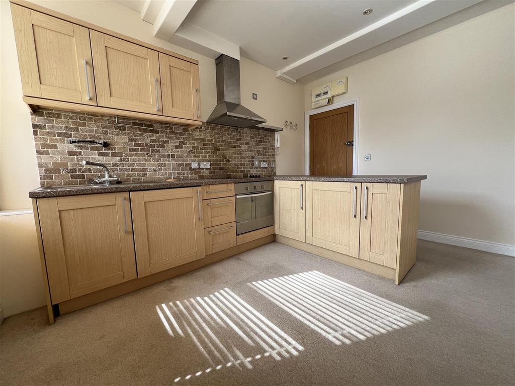 High Street, Lutterworth LE17 1 bed apartment - £650 pcm (£150 pw)
