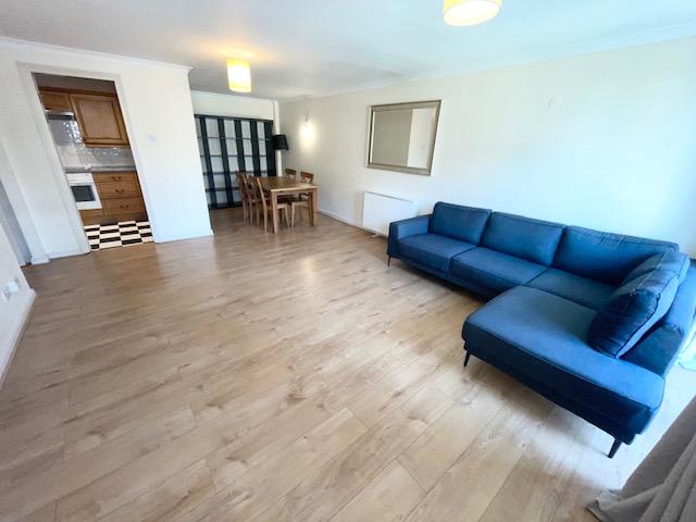 Meridian Place, London E14 2 bed apartment - £2,450 pcm (£565 pw)
