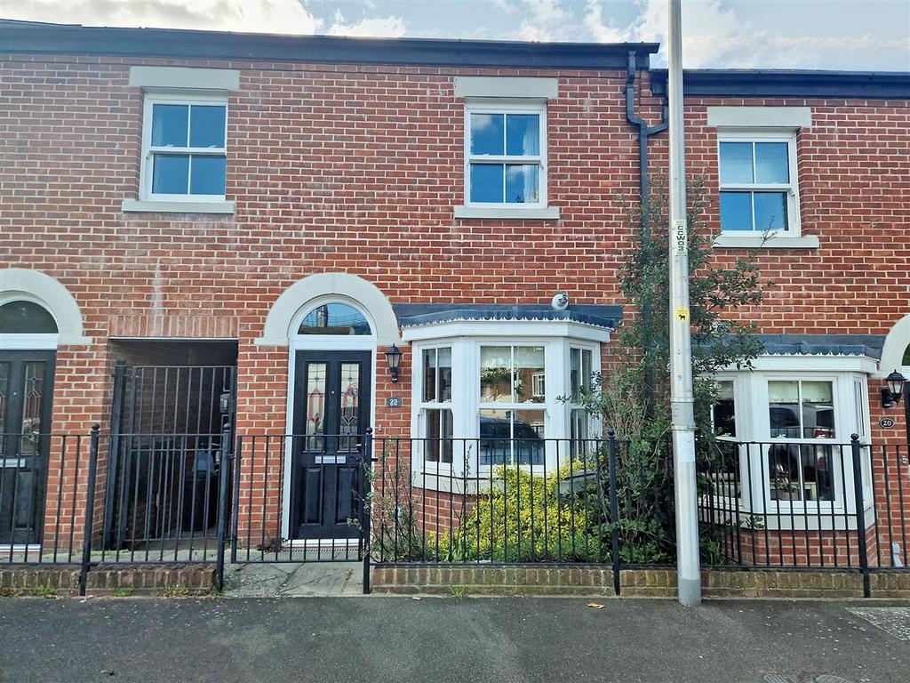 Cazeneuve Street, Rochester 3 bed terraced house for sale - £340,000