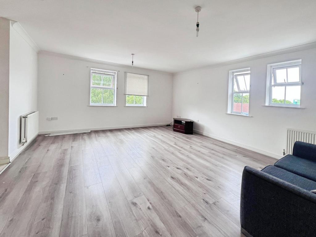 Birmingham B23 2 bed flat - £1,000 pcm (£231 pw)