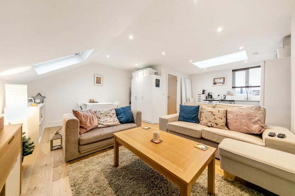 Arodene Road, SW2 1 bed flat - £375,000