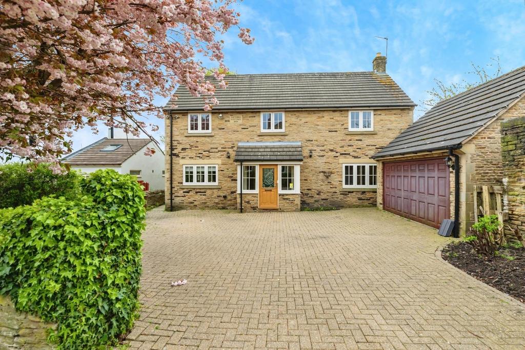 Chapelfield Lane, Thorpe Hesley 3 bed detached house - £650,000