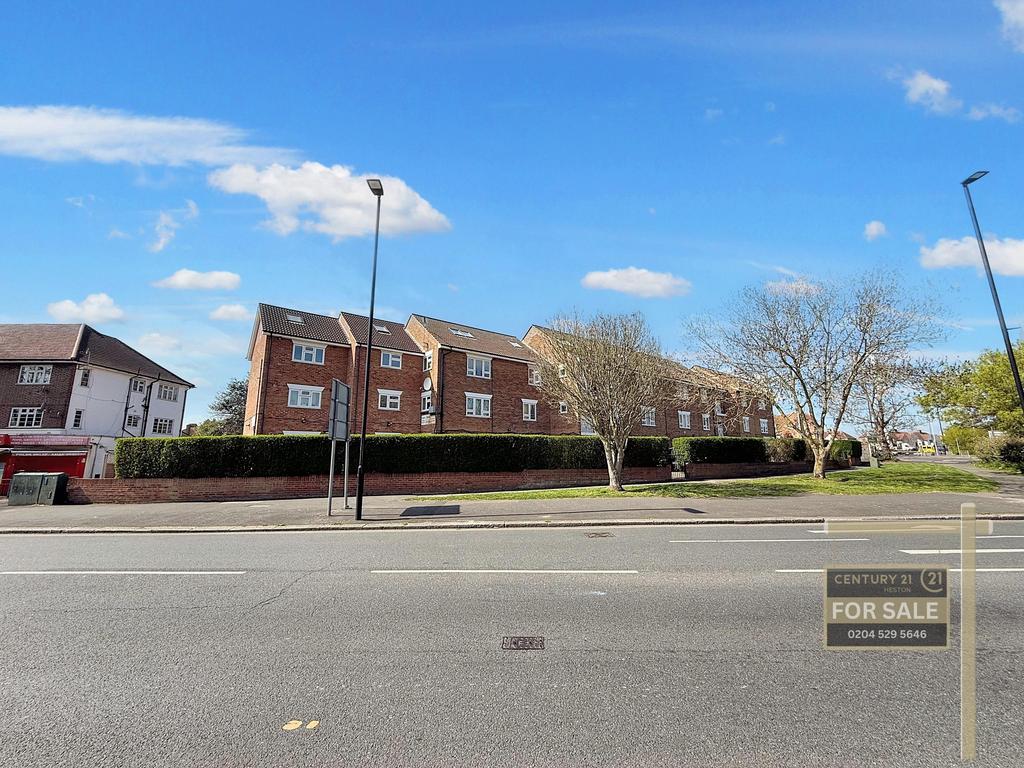 Lampton Road, HOUNSLOW TW3 2 bed flat - £324,950