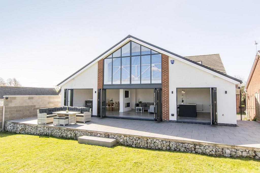 Walton Road, Kimcote, Lutterworth 4 bed detached house - £850,000