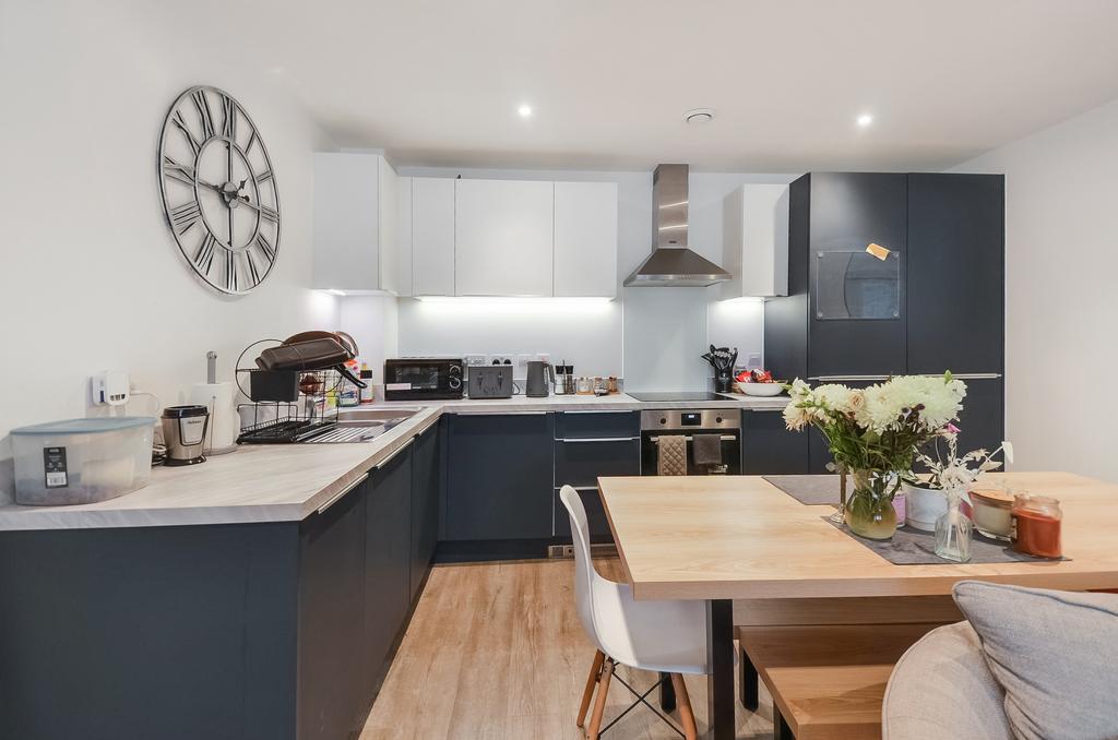at Allin House, Daly Close, Oxford OX4 1 bed apartment for sale - £287,500