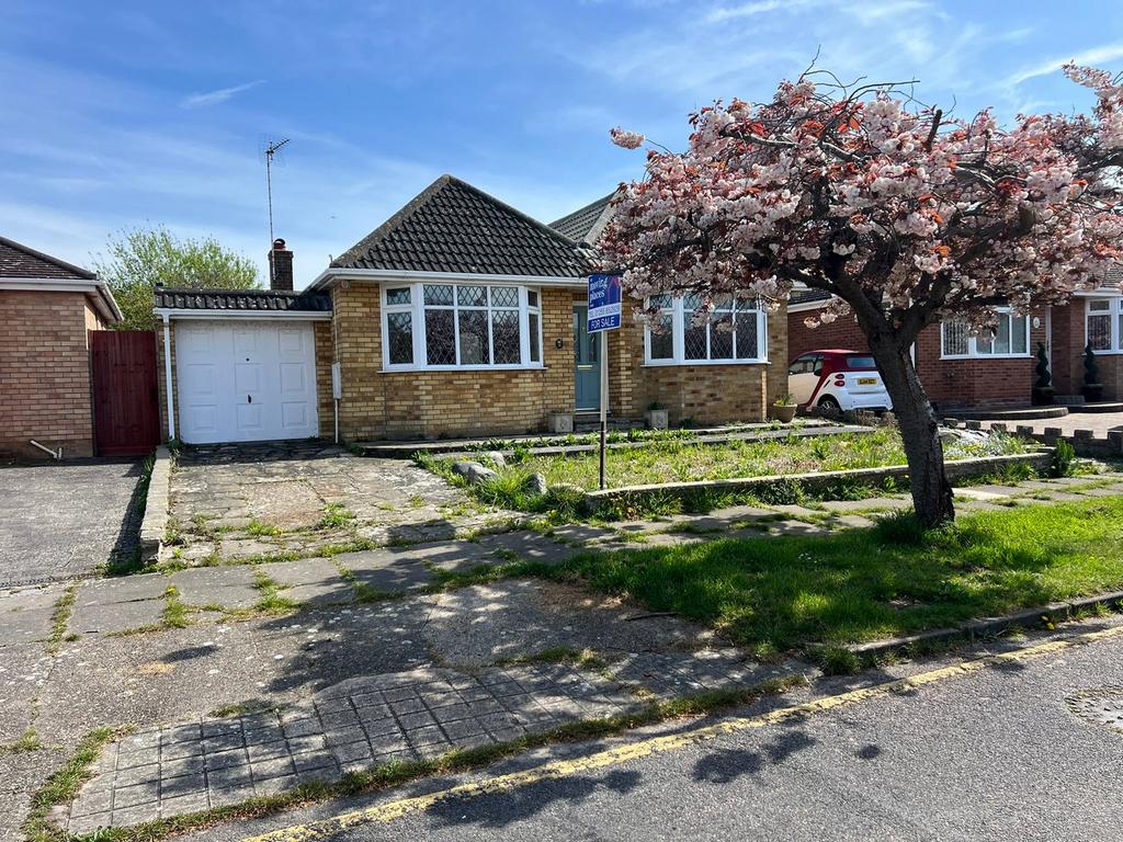 Easton Way, Frinton-on-Sea, CO13 2 bed bungalow for sale - £399,995