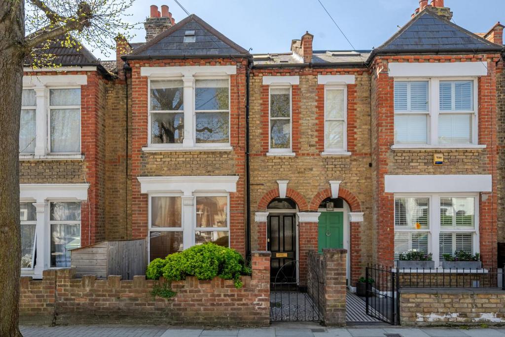 Sellincourt Road, Tooting, London, SW17 2 bed flat - £600,000