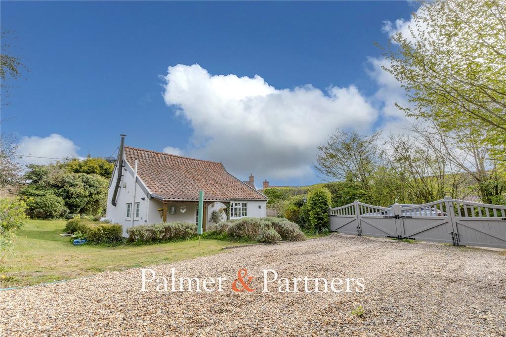 Aldringham, Leiston, Suffolk, IP16 2 bed detached house - £385,000
