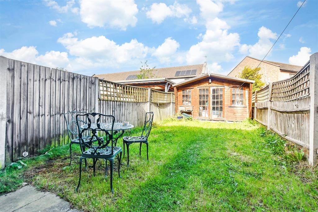 Ager Avenue, Dagenham, Essex 2 bed terraced house for sale - £375,000